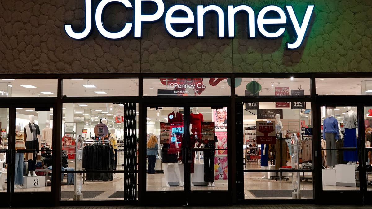 Get JCPenney's $14 slide sandals that feel like walking on a cloud ...