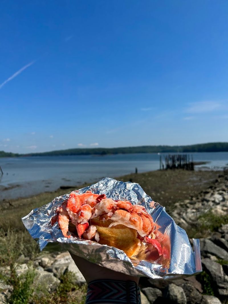 The overstuffed lobster roll at this small town Maine eatery causes ...