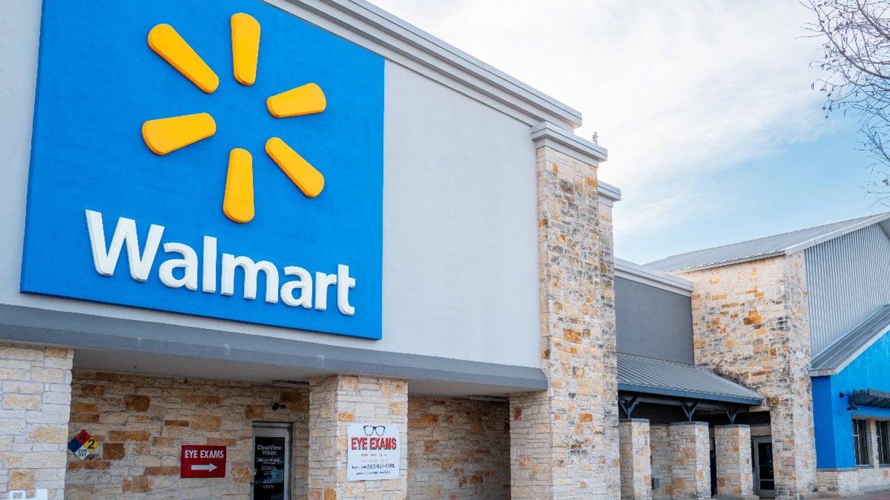 Adorable and only 97¢? Walmart’s mini buckets are a total game changer!