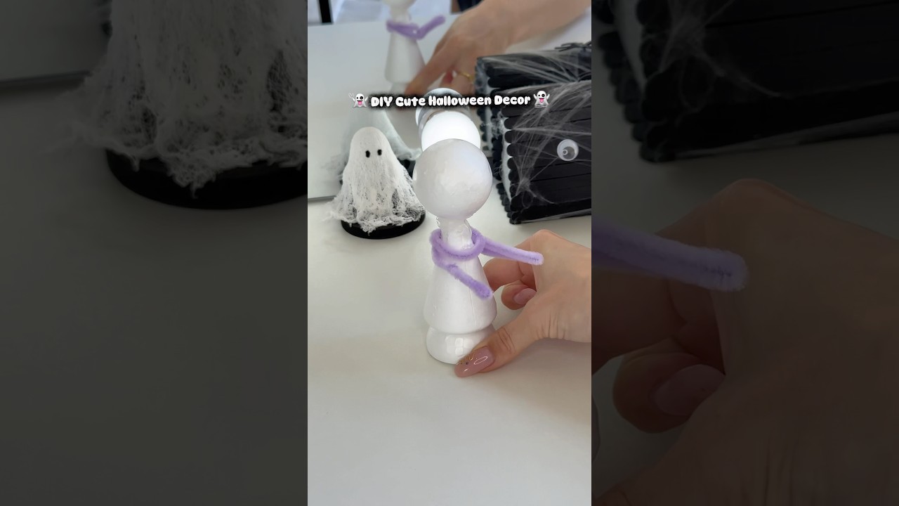 DIY viral cheesecloth ghost 👻 | Cute Halloween decor