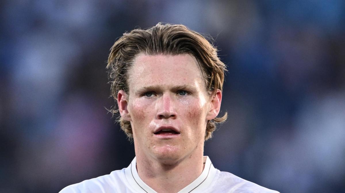 Lo staff della Scozia: "McTominay icona! Lo guardi e speri non sia ...