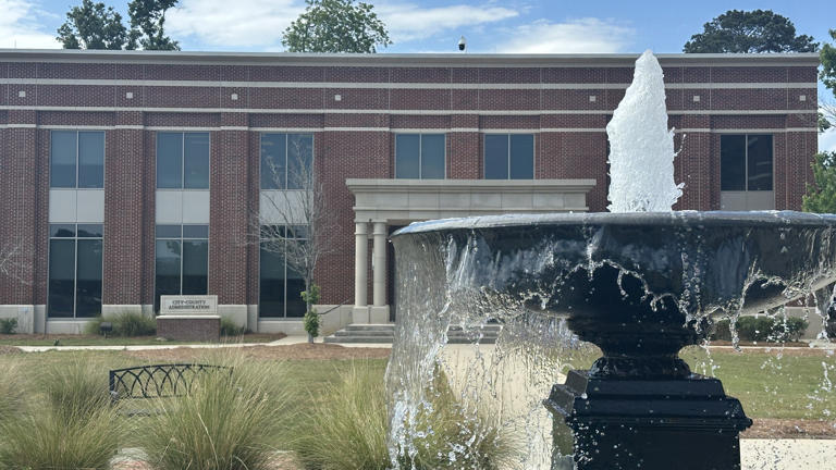 'Just ridiculous': Thomson water bill issues persist despite promised fixes