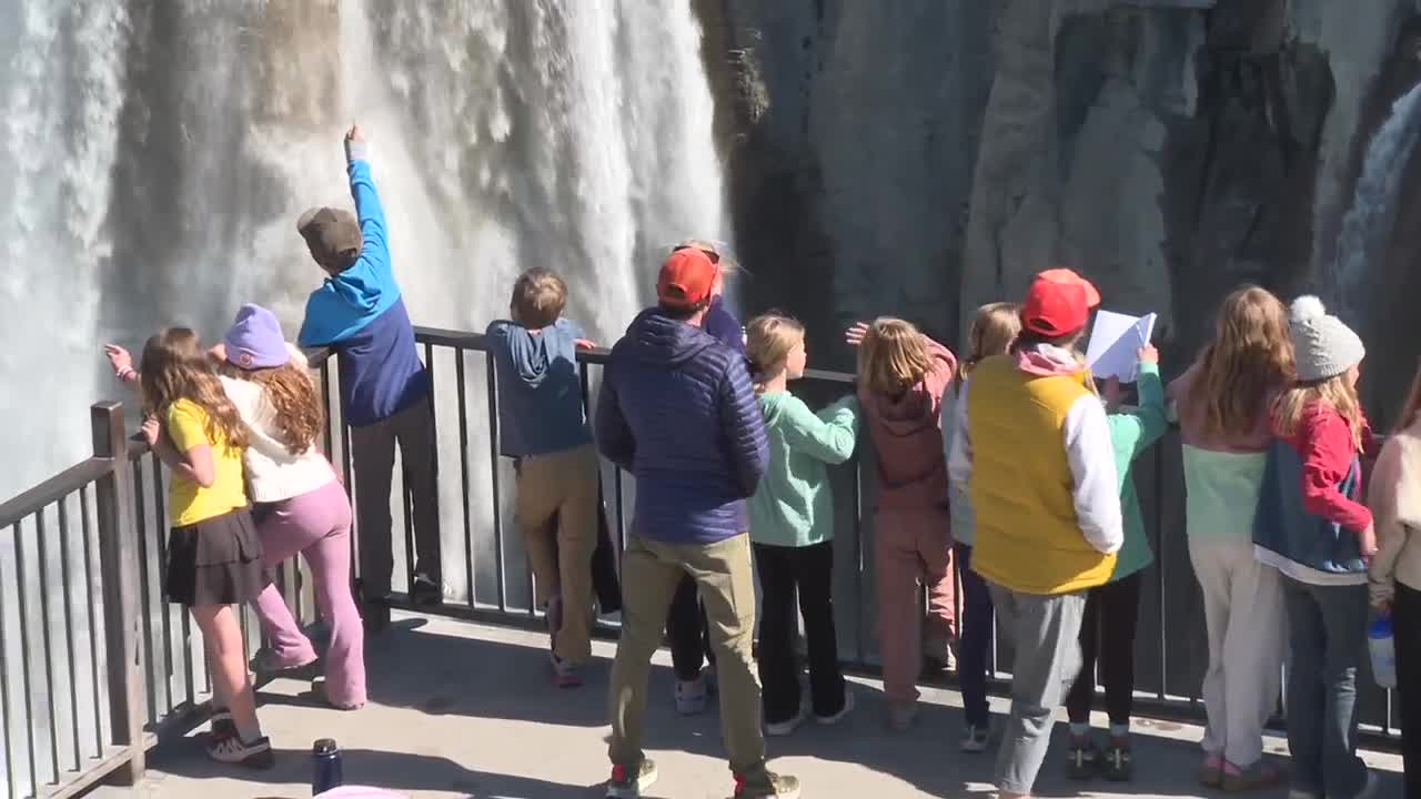Shoshone Falls hits peak flows, boosting Idaho salmon migration