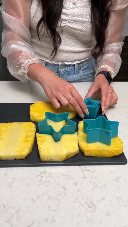 She made a cake out of watermelon, healthy dessert idea that looks unreal