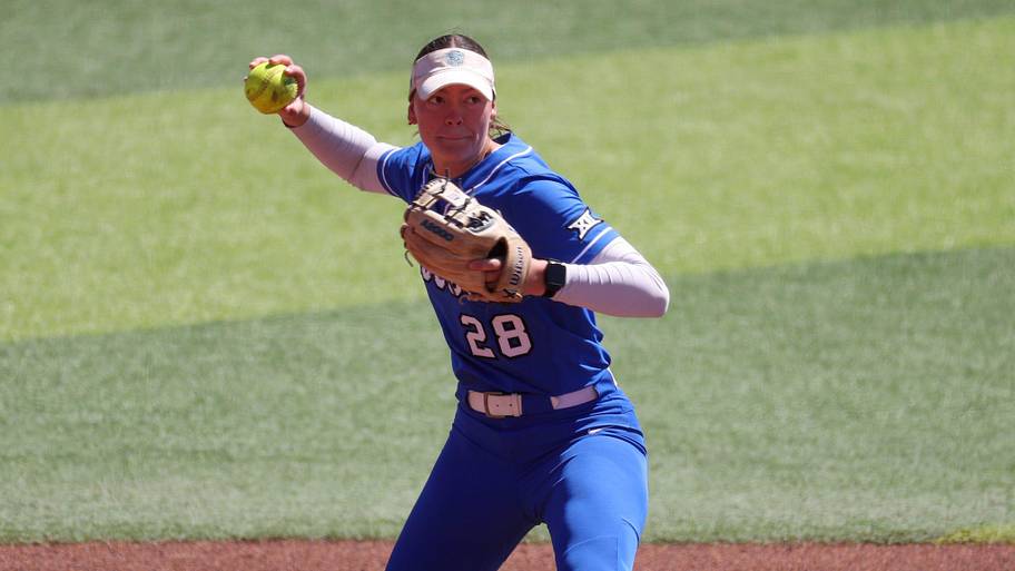 BYU softball is going viral for this touching moment highlighting their ...