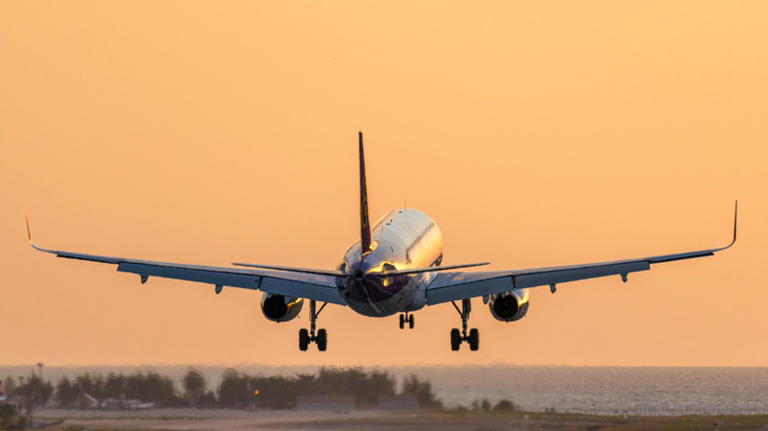 How far can an airplane glide if it loses its engines?