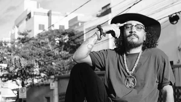 Rapper FBC perfila Brasil hardcore em álbum que pulsa cheio de som e ...