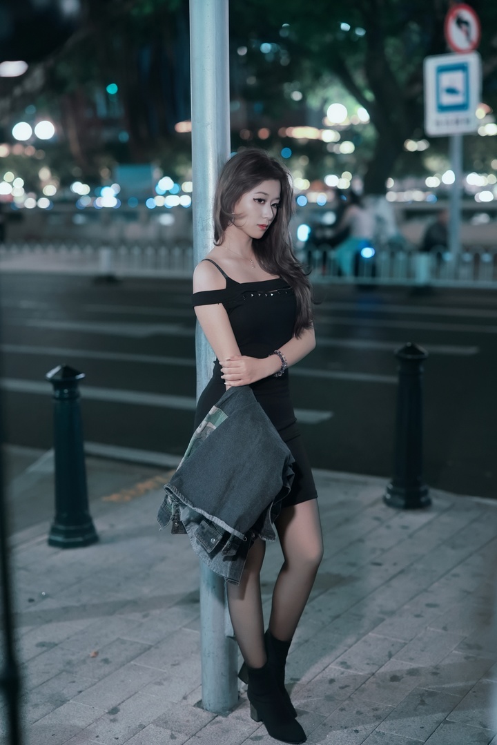 夜色里的温柔片刻：在喧嚣中寻找自己的光