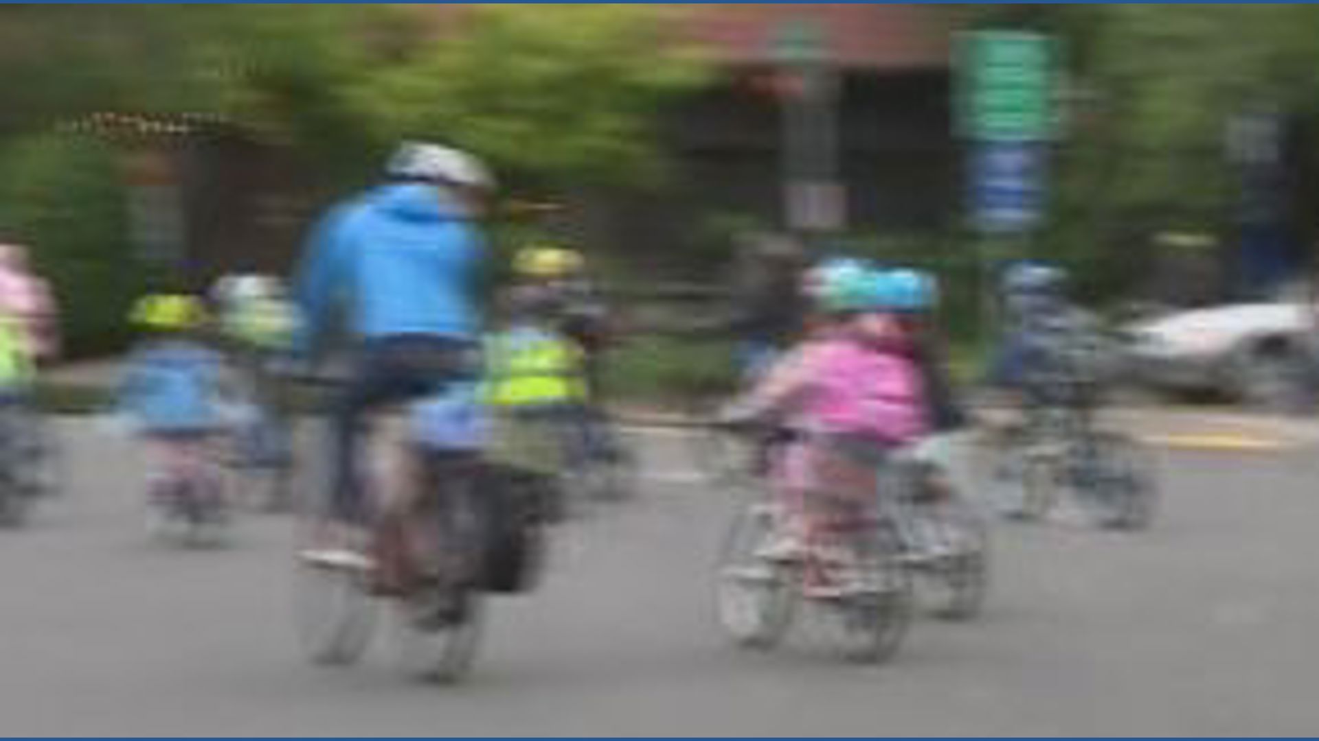 Weekly tradition of Portland's 'bike bus' features a special guest