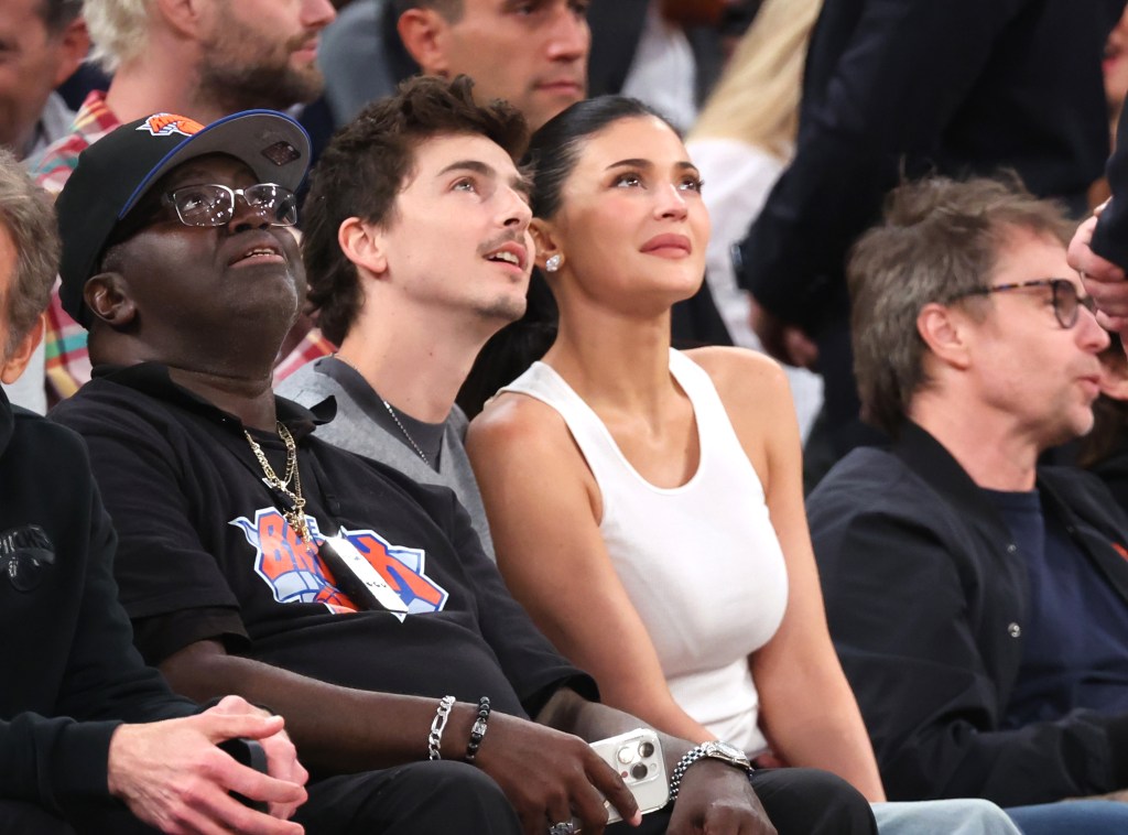 Ben Stiller returns to MSG for Knicks-76ers Game 2 with Timothee ...