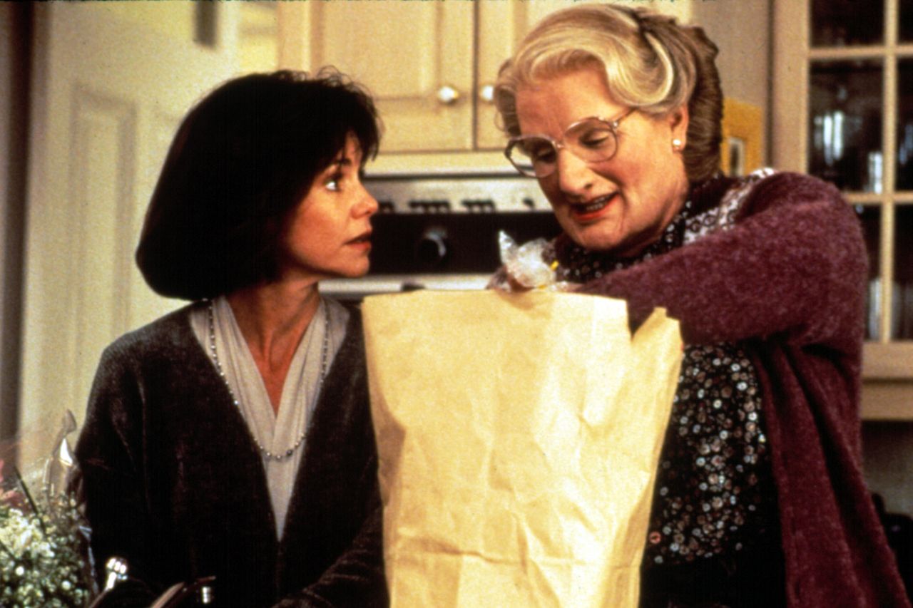 Sally Field remembers Robin Williams trying to make her laugh on "Mrs ...