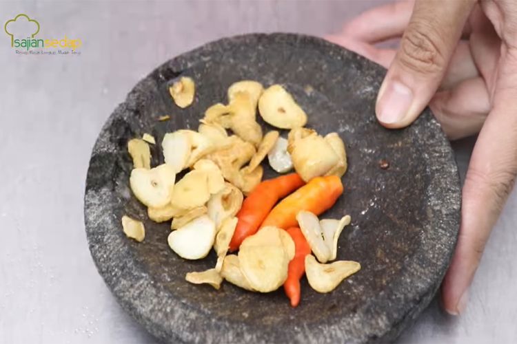 Rahasia resto ayam geprek, cara sambal bawang awet hingga 3 bulan tanpa ...
