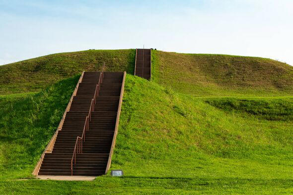 Ancient 'lost city' of America dubbed 'Atlantis of the land' with eerie ...