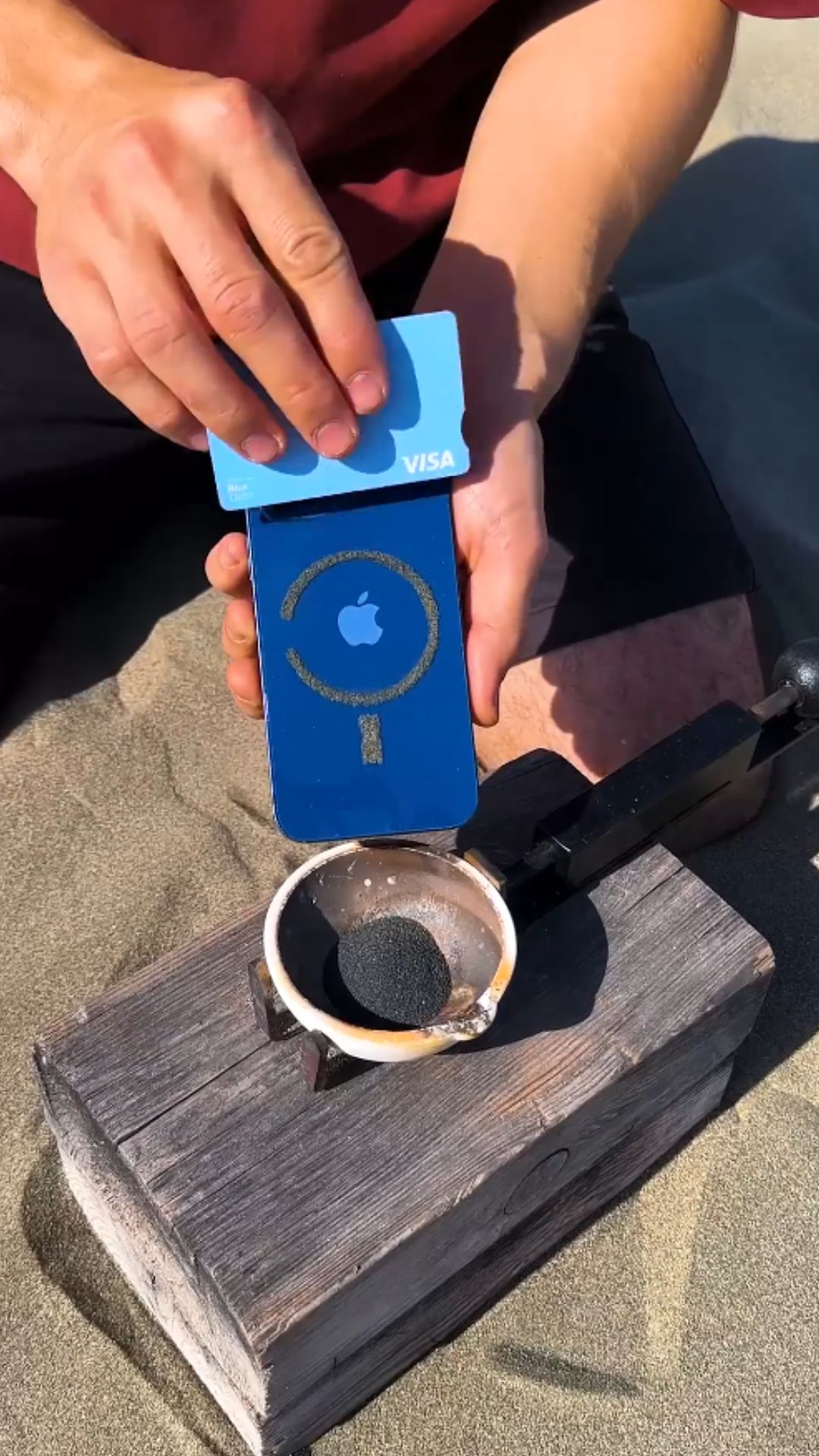 I made a ring from magnetic sand using my iPhone