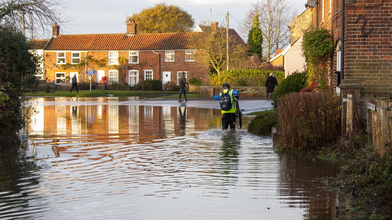 Average home insurance claim payments hit record high of £6,340