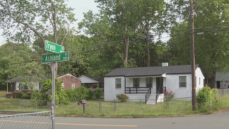 4 people exposed to rabid cat in Alamance County