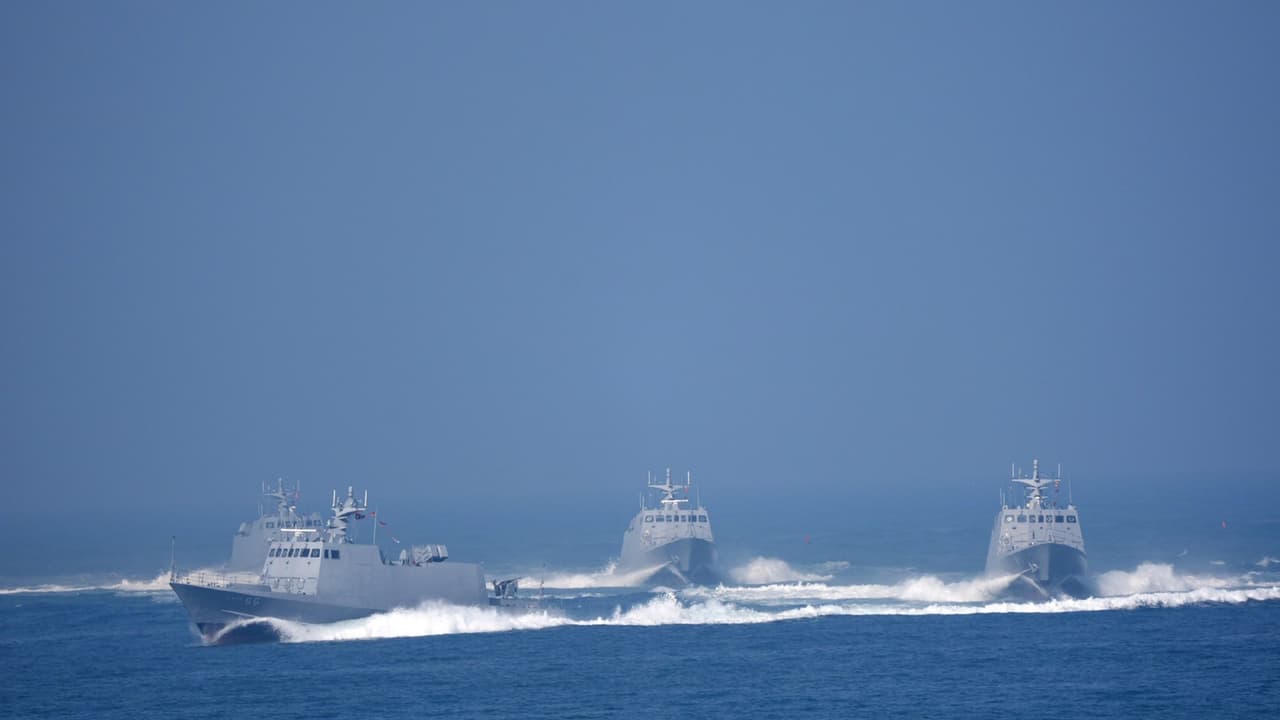 China sends 22 aircraft, 6 vessels near Taiwan; 18 cross median line