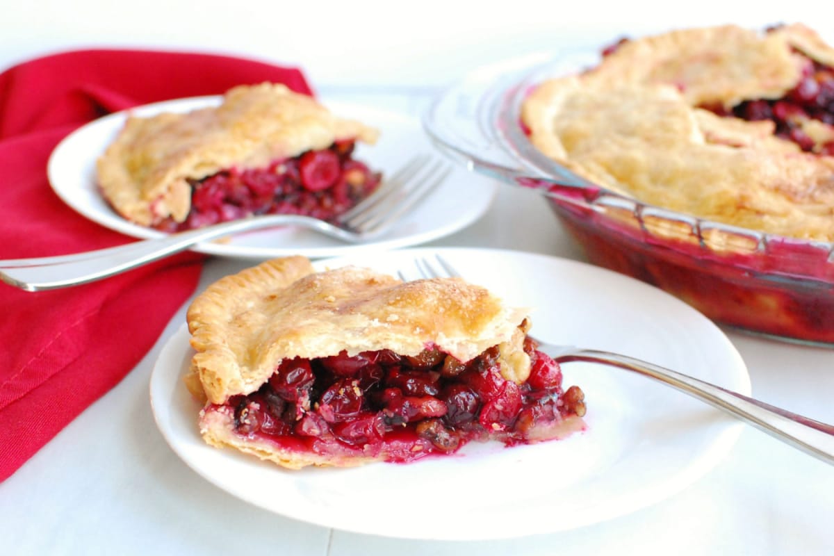 This sweet and tangy cranberry pie is the perfect dessert for festive ...