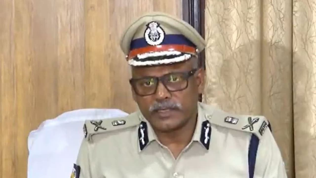 Kolkata Police arrest Maoist leader, Bangla Pokkho chief Garga Chatterjee