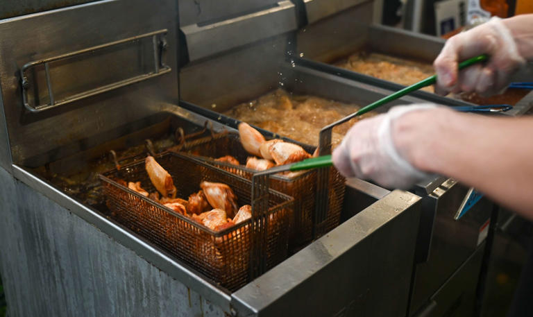 Battle of the Wings returns with heat, meat and waterfront eats this ...