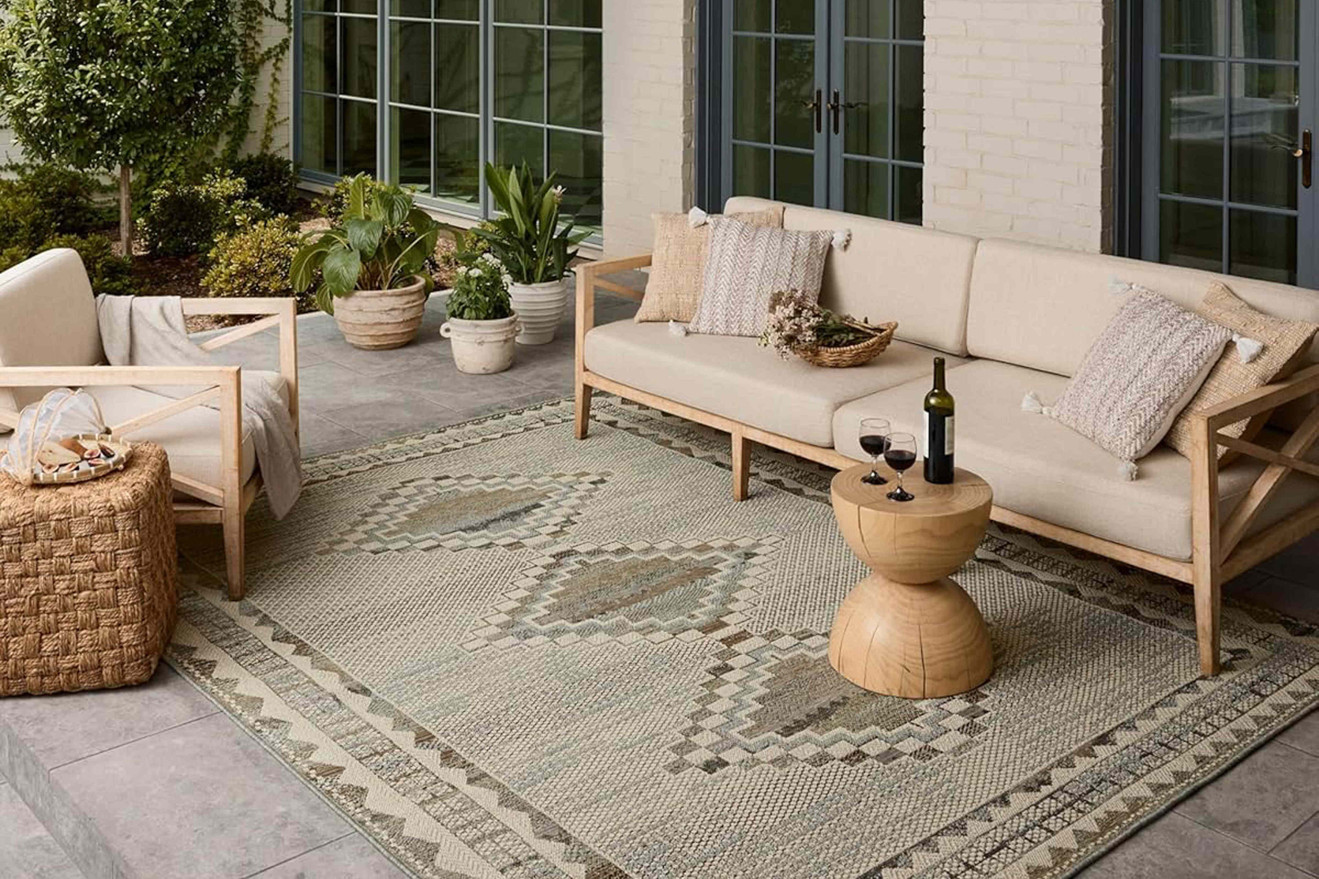 3 long-gone patio trends that make your space look outdated, and how to ...