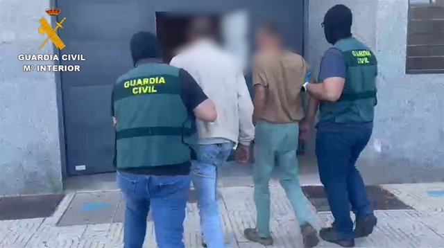 Sucesos.-Detenidos tres miembros de un grupo vinculado a robos ...