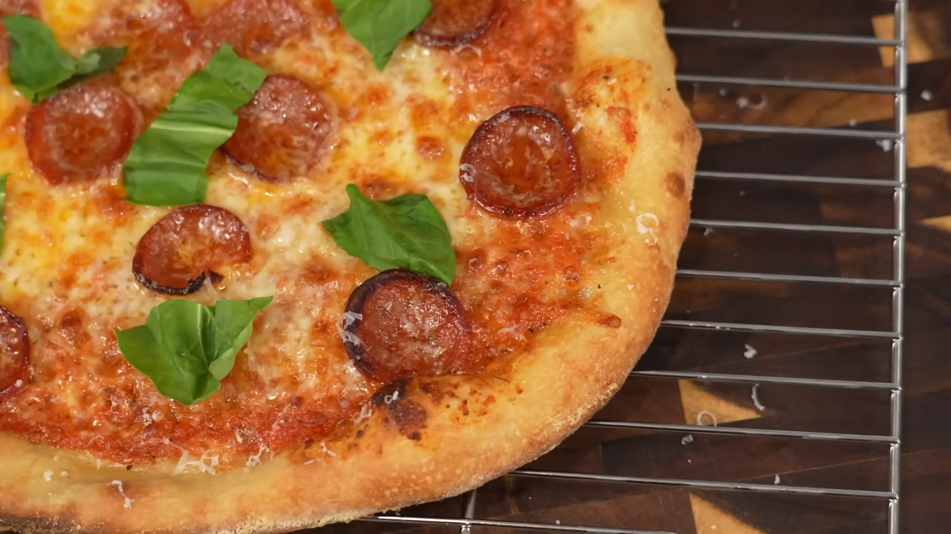 I finally learned how to make real pizza at home