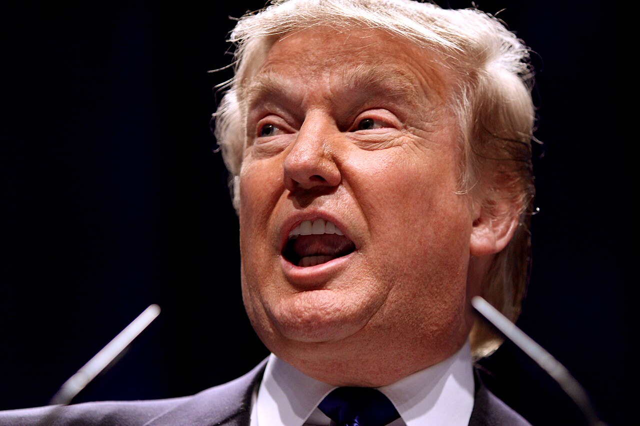 Donald Trump health update: POTUS masks 'scaly' hand bruises before ...