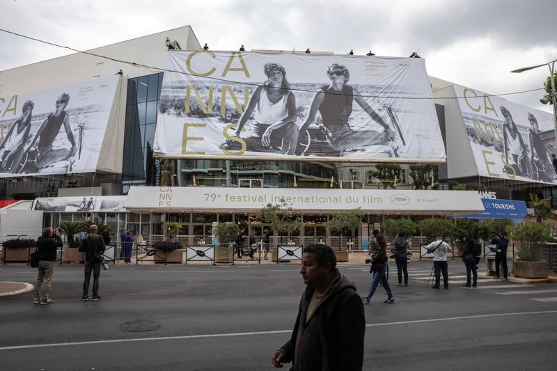 Indie films race for Cannes top prize with big studios absent