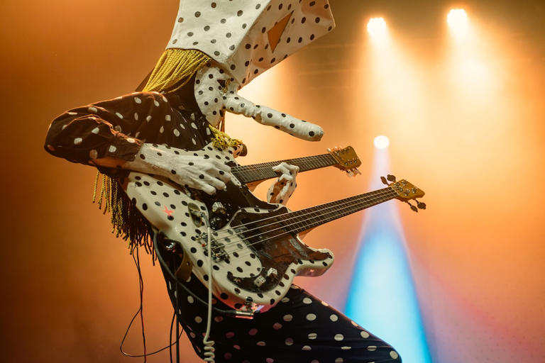 Viral sensations Angine de Poitrine dazzle, confuse and delight at ...