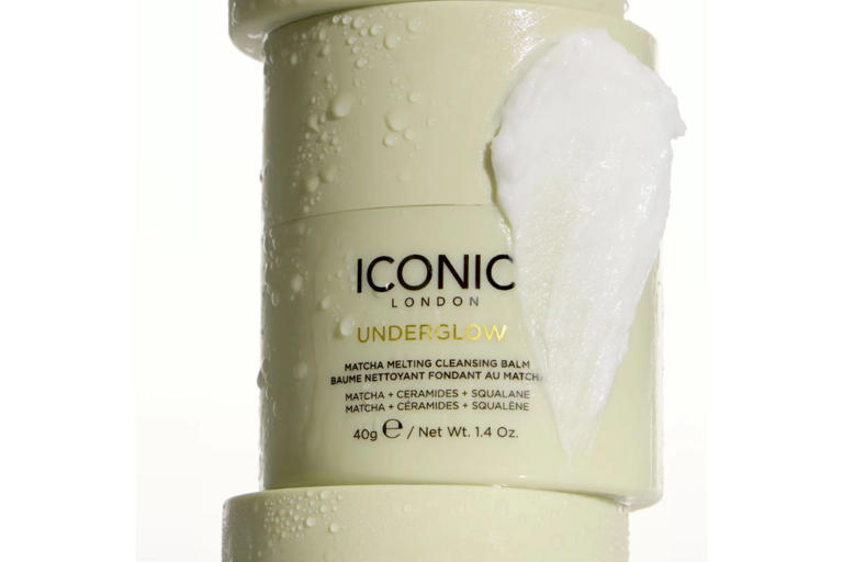 I'm obsessed with Iconic London's Prep-Set-Glow setting spray for ...