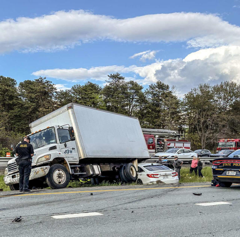 State police charge box truck driver in Thruway crash