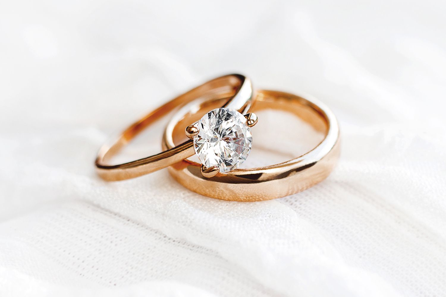 Woman accused of stealing 98-year-old woman's wedding rings right off ...