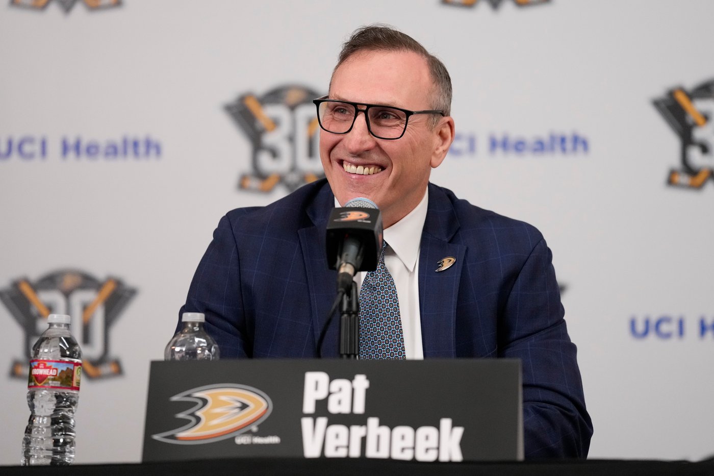 Guerin, MacFarland, Verbeek up for Jim Gregory Award as top NHL general ...