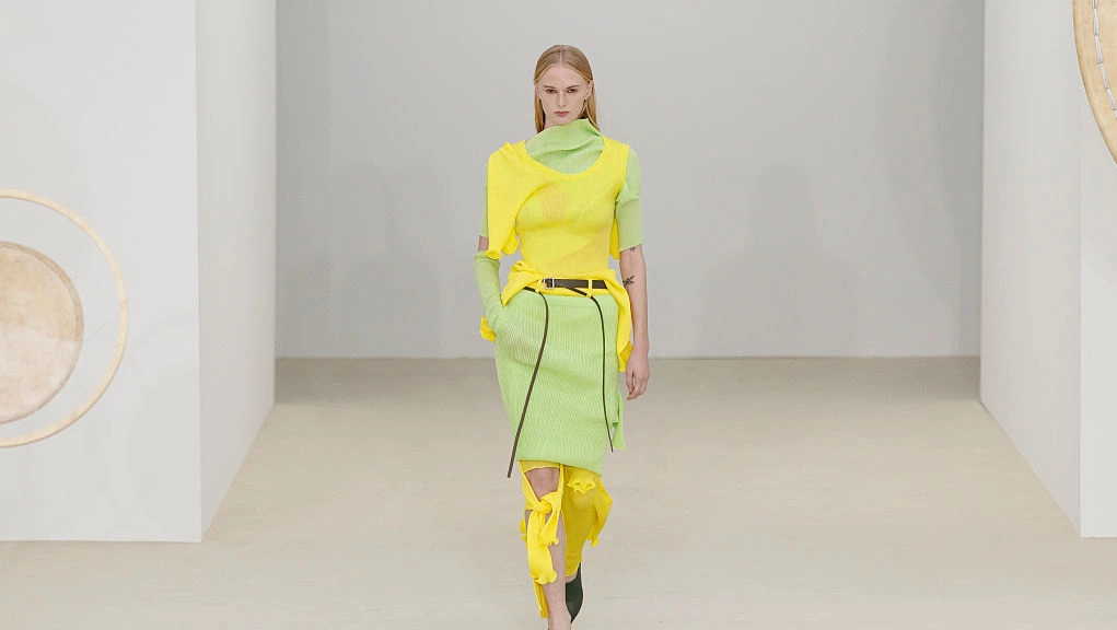 Designers highlight layered colors, handcrafted tiles for spring 2026