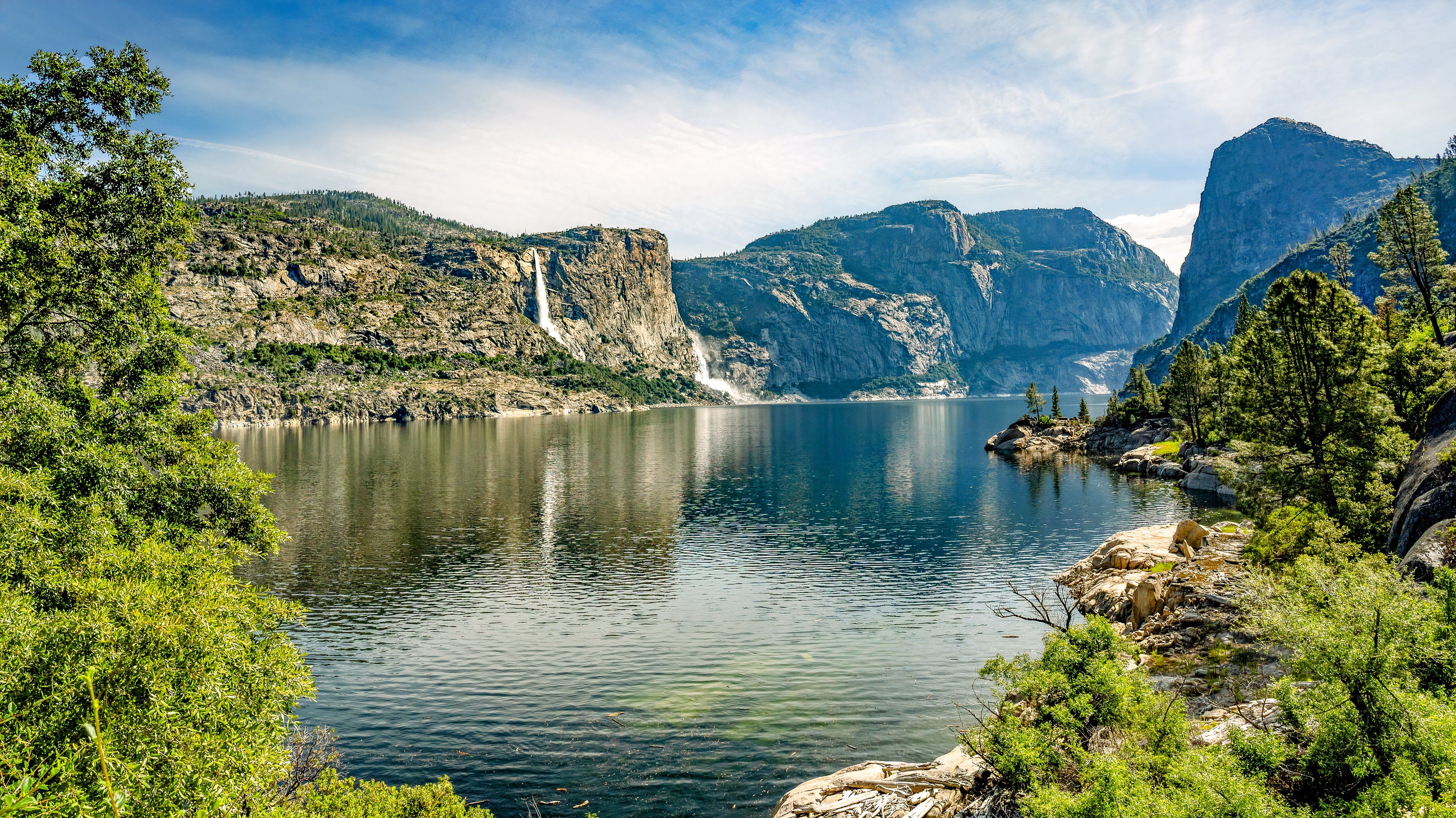 Yosemite National Park visitors are facing hour-long lines while this ...
