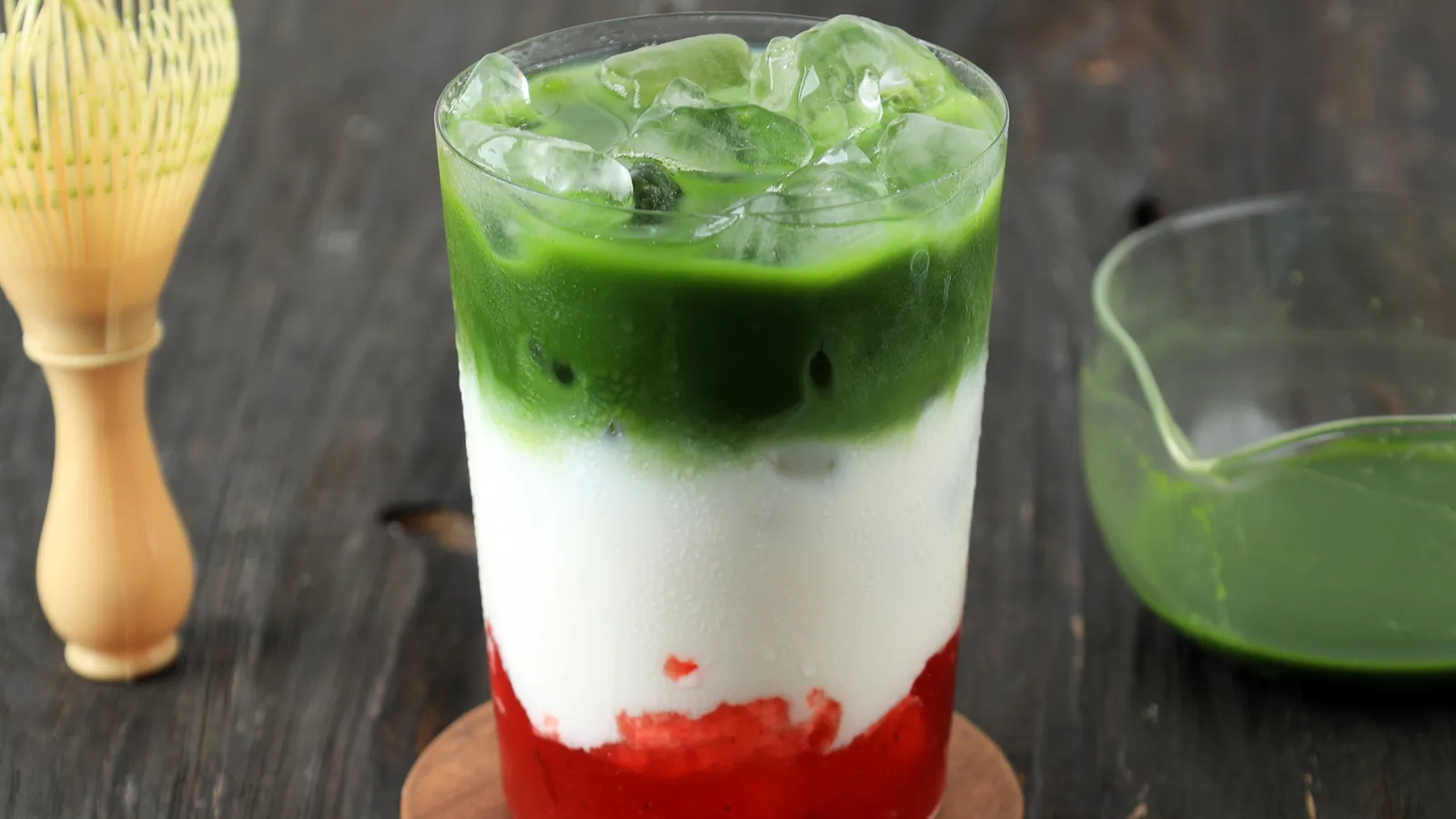 The flavor twist in Lindt’s Tokyo style matcha strawberry chocolate bar ...