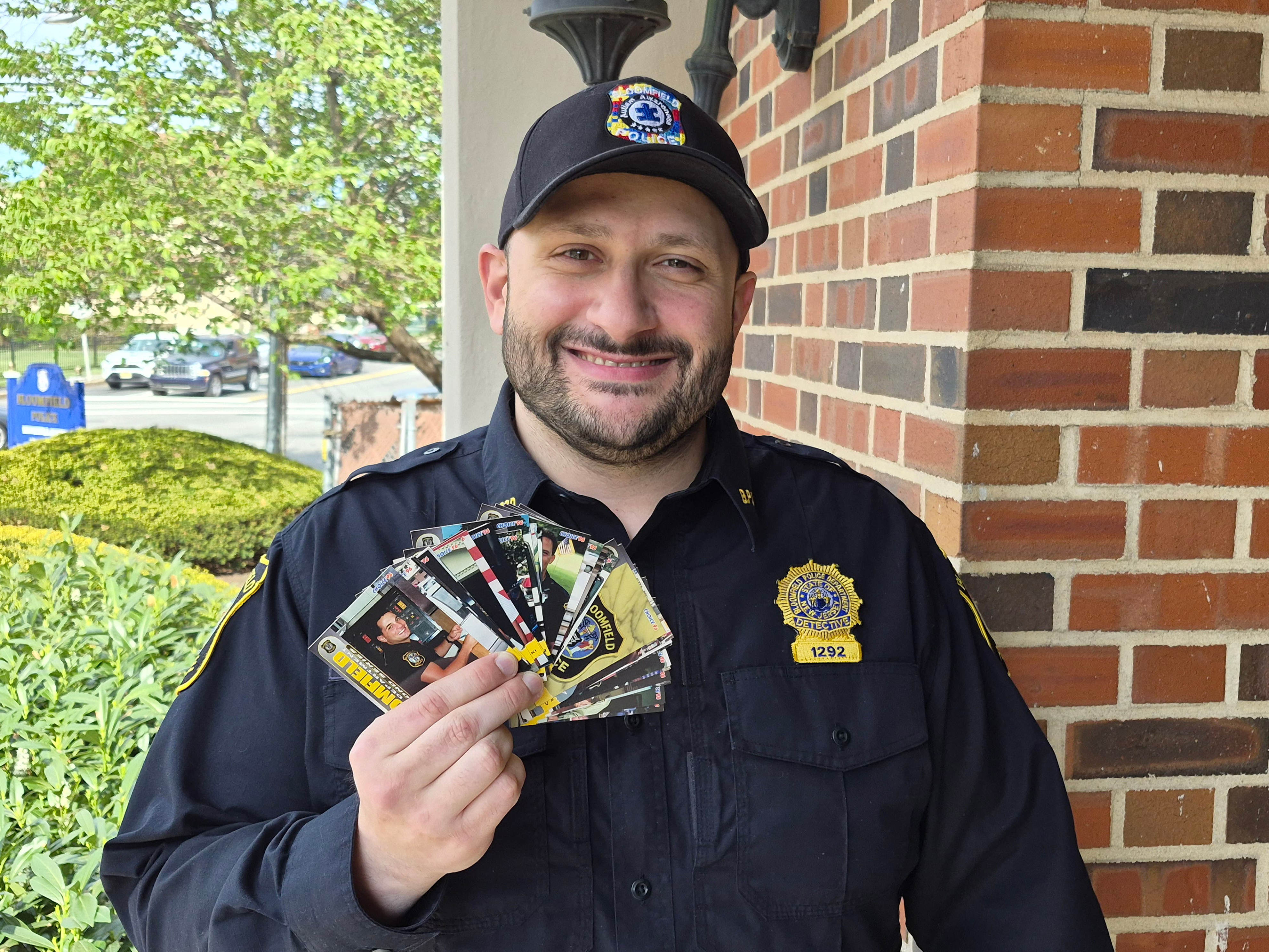 Bloomfield police reach out to youth with collectible 'cop cards'