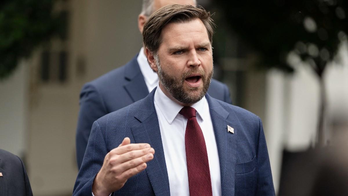 Donald Trump humiliates JD Vance by saying he won't endorse him if he ...