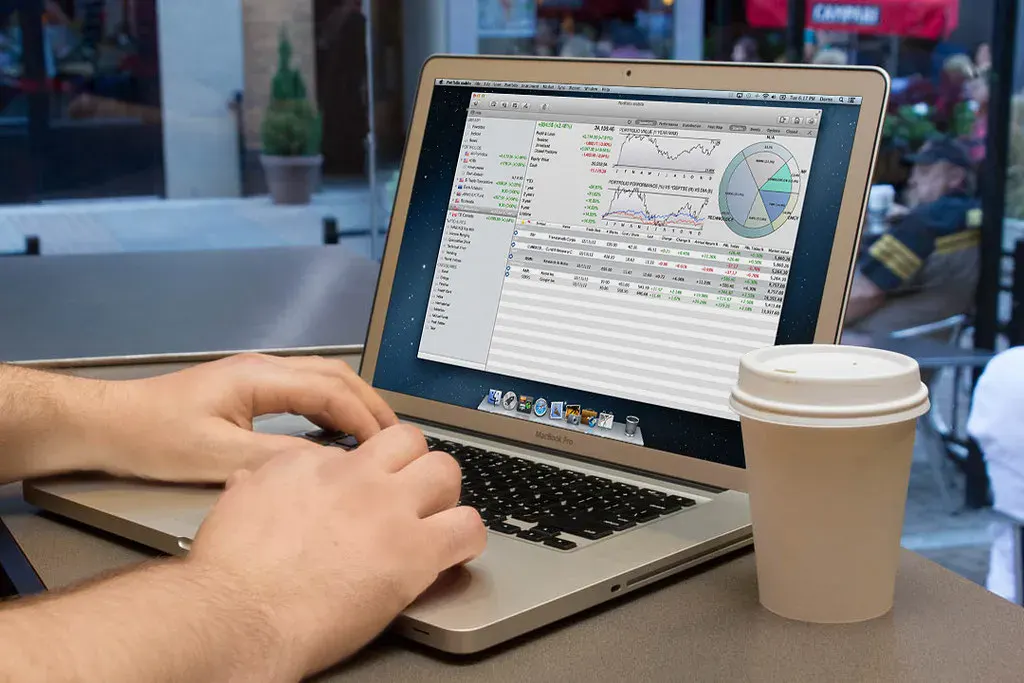 Buy, sell, or hold Vanguard’s mega cap growth ETF right now | MGK