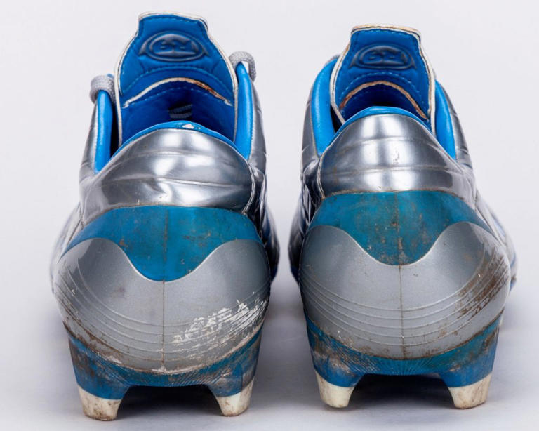 Cristiano Ronaldo’s cleats found in trash sell for thousands