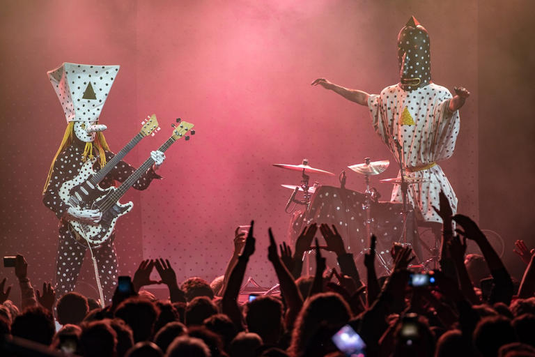 Viral sensations Angine de Poitrine dazzle, confuse and delight at ...