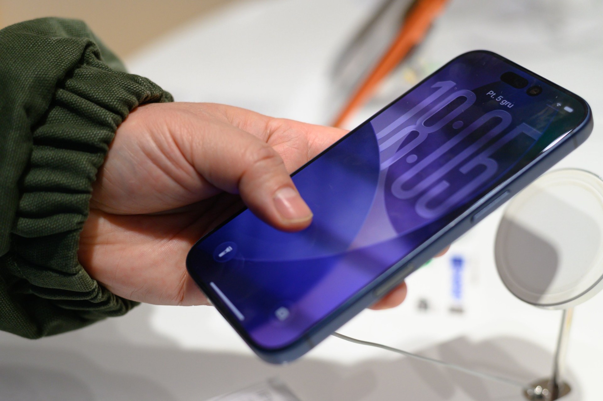 iPhone’s update adds new message encryption feature and Apple Maps change