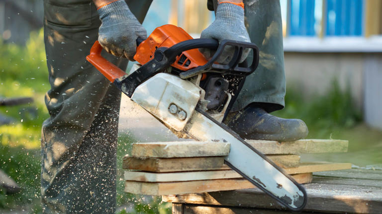 Why do chainsaws leak bar oil?