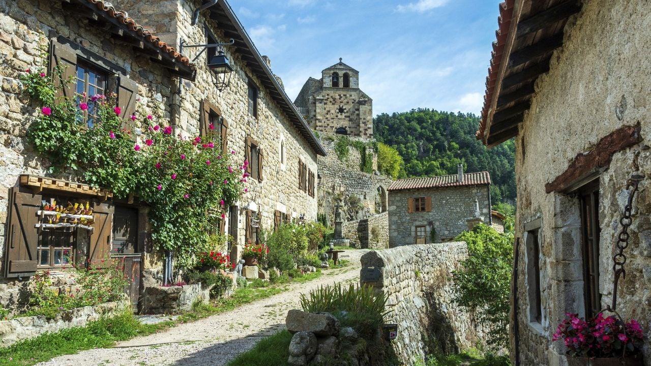 Vacances d'été 2026 : élu « plus beau village de France », ce village ...