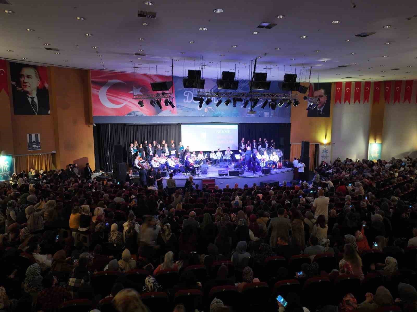 İbrahim Erkal’a vefa gecesine yoğun ilgi