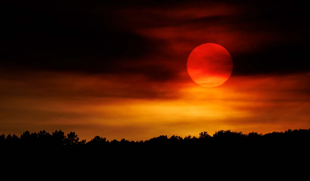 Citizens in 3 major states urgently warned to stay indoors as toxic ...