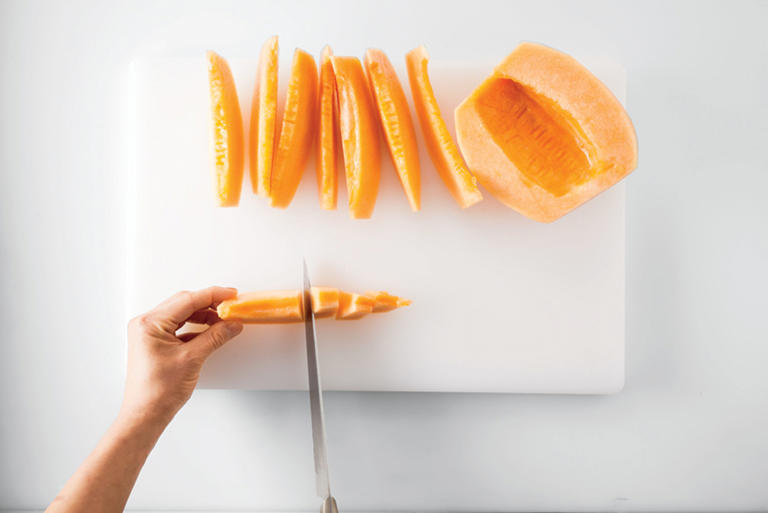 How to cut a cantaloupe without making a mess
