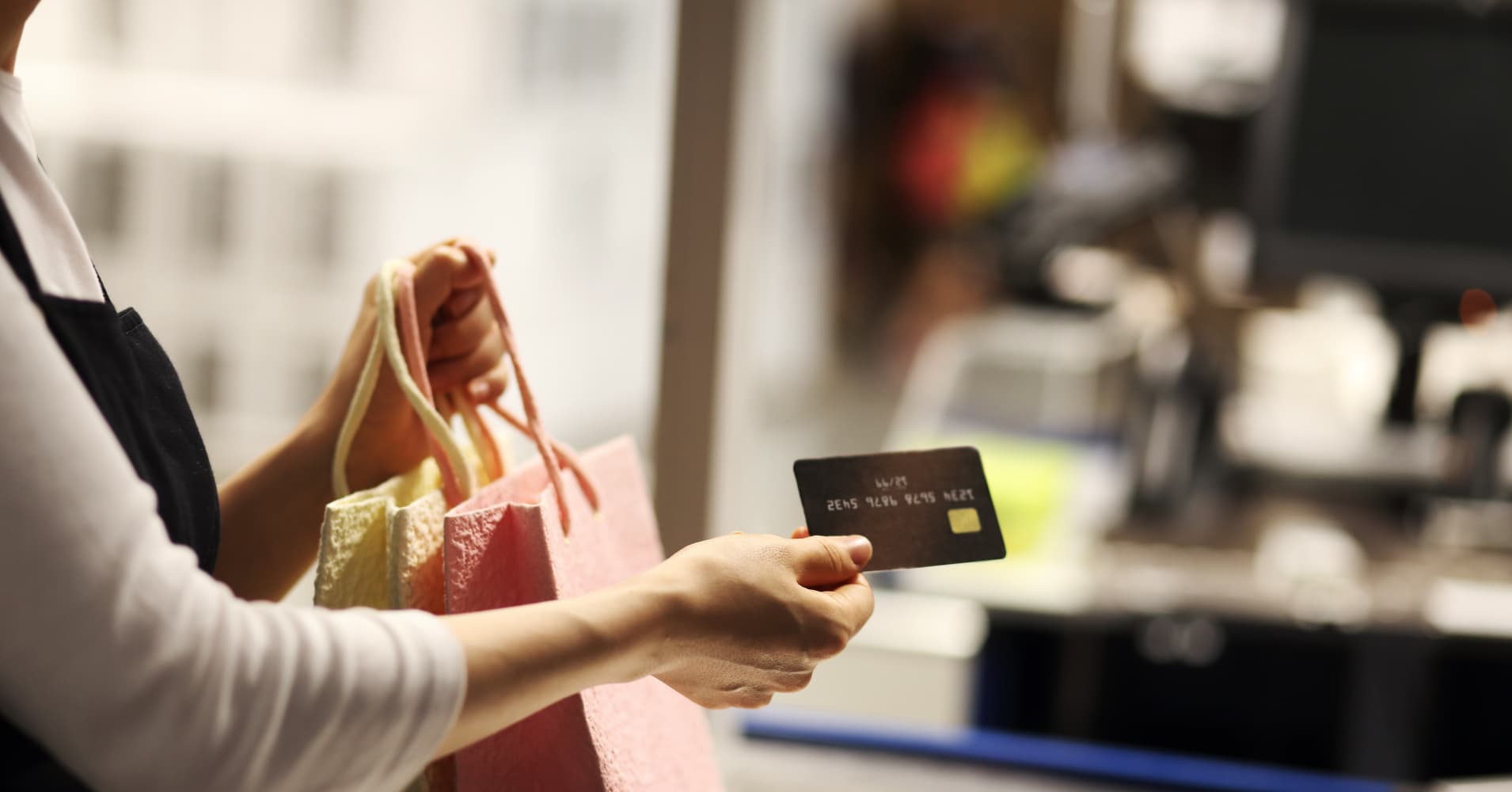 Credit card debt dips to $1.25 trillion — but maintains ‘K-shaped ...