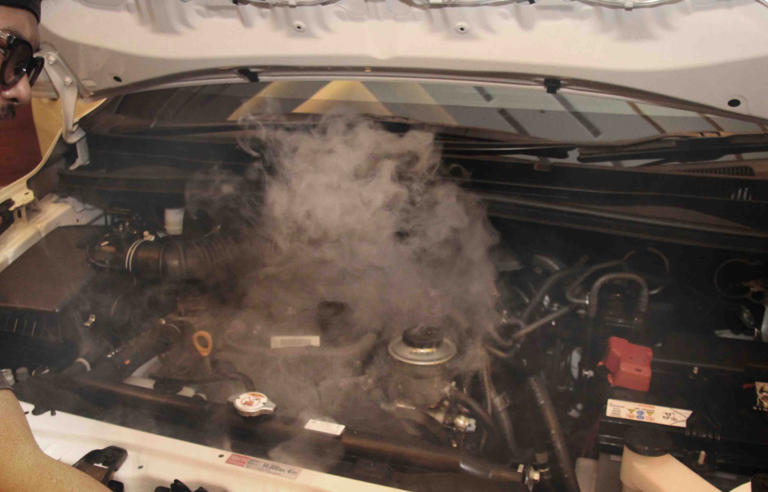 Ini penyebab mesin mobil bekas sering overheat selain radiator